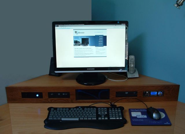 PC in a Desk - Lounge - Unraid